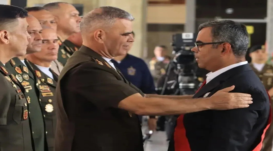 El Ministro del MPPOP Juan José Ramírez Recibe la Orden "Comandante ...